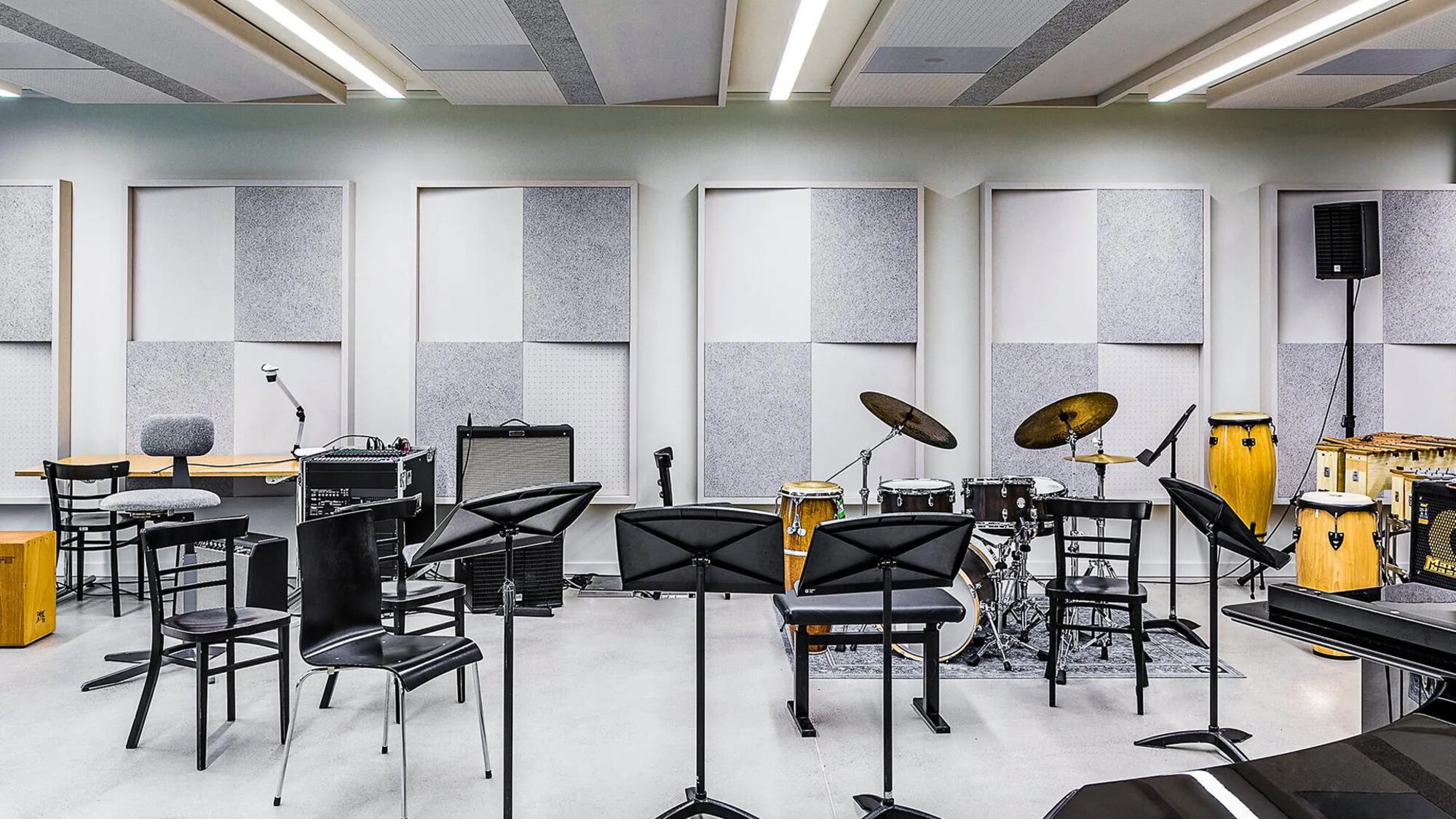 Lighting for specialist classes | XAL