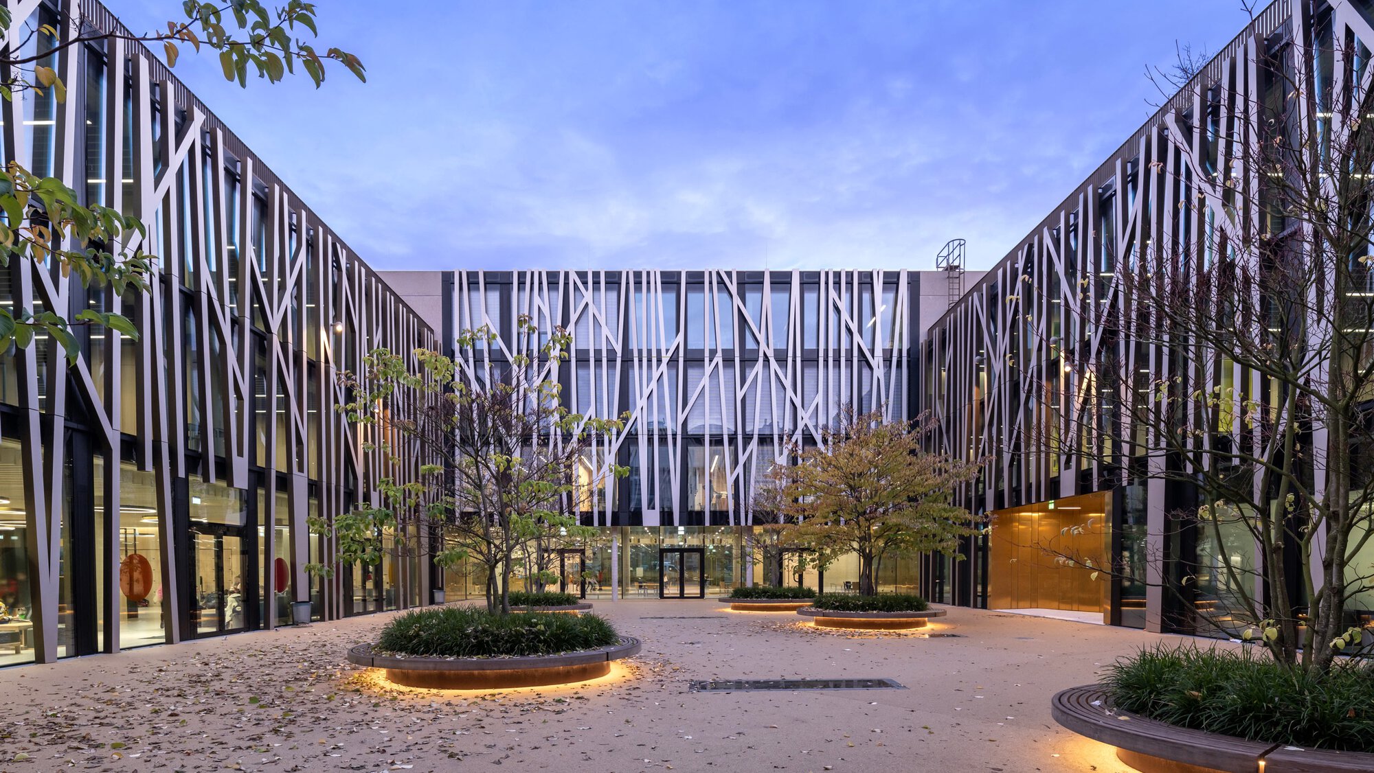 Maria-Ward-School | Public lighting | XAL