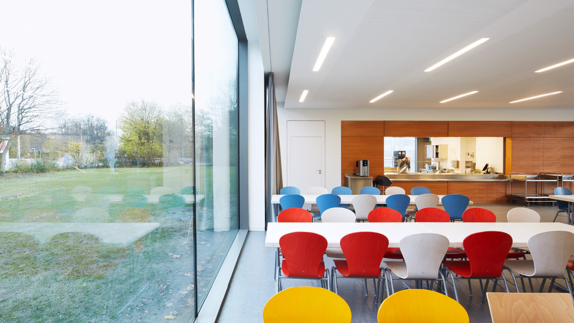Lighting for the dining hall and cafeteria | XAL