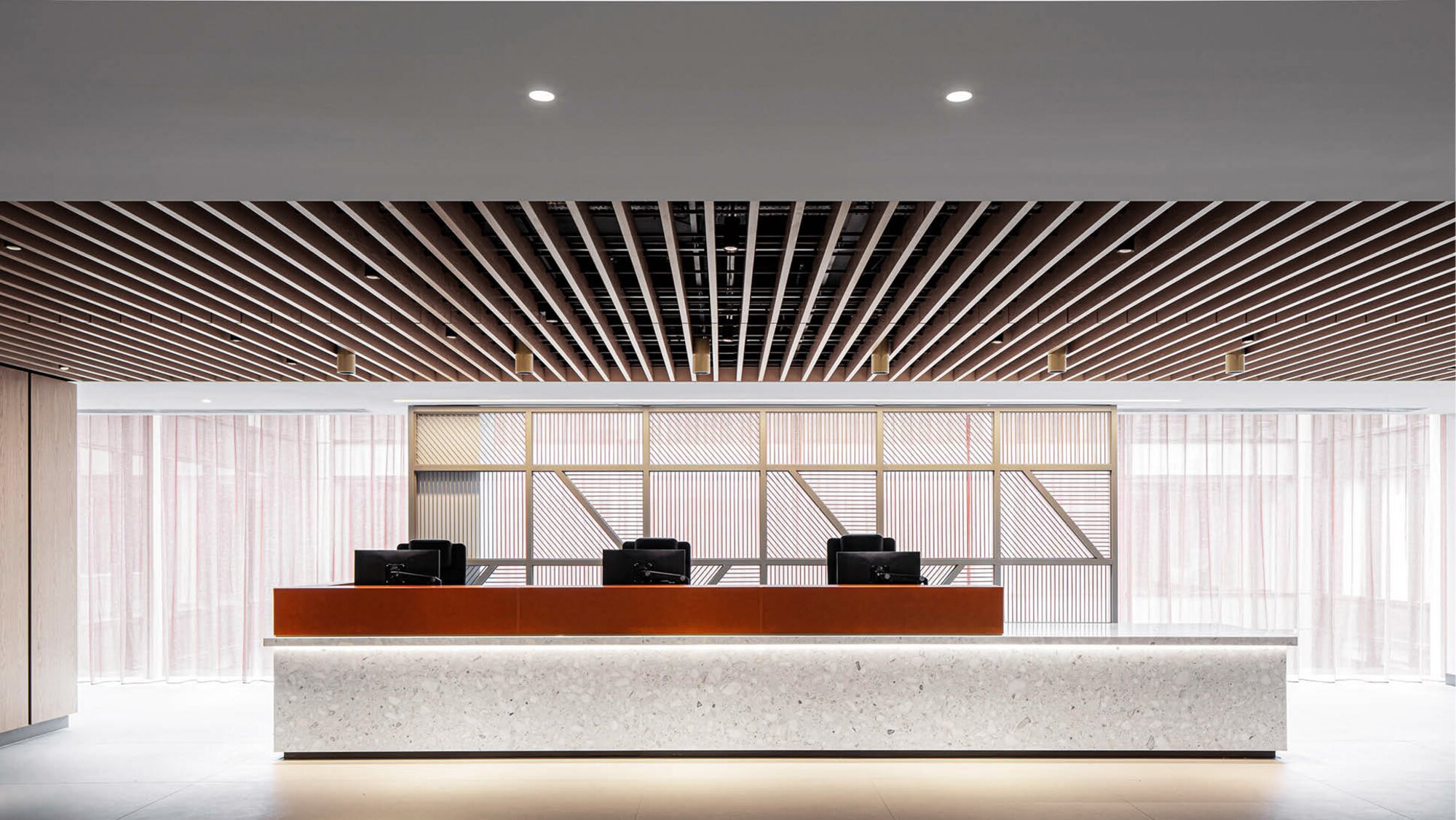 Reception lighting: light that welcomes | XAL