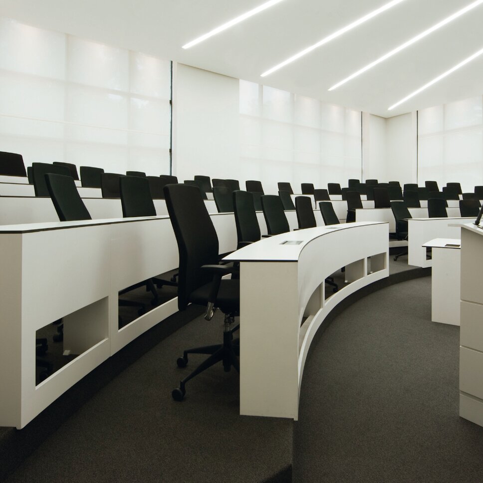 Lighting for the lecture hall and auditorium | XAL