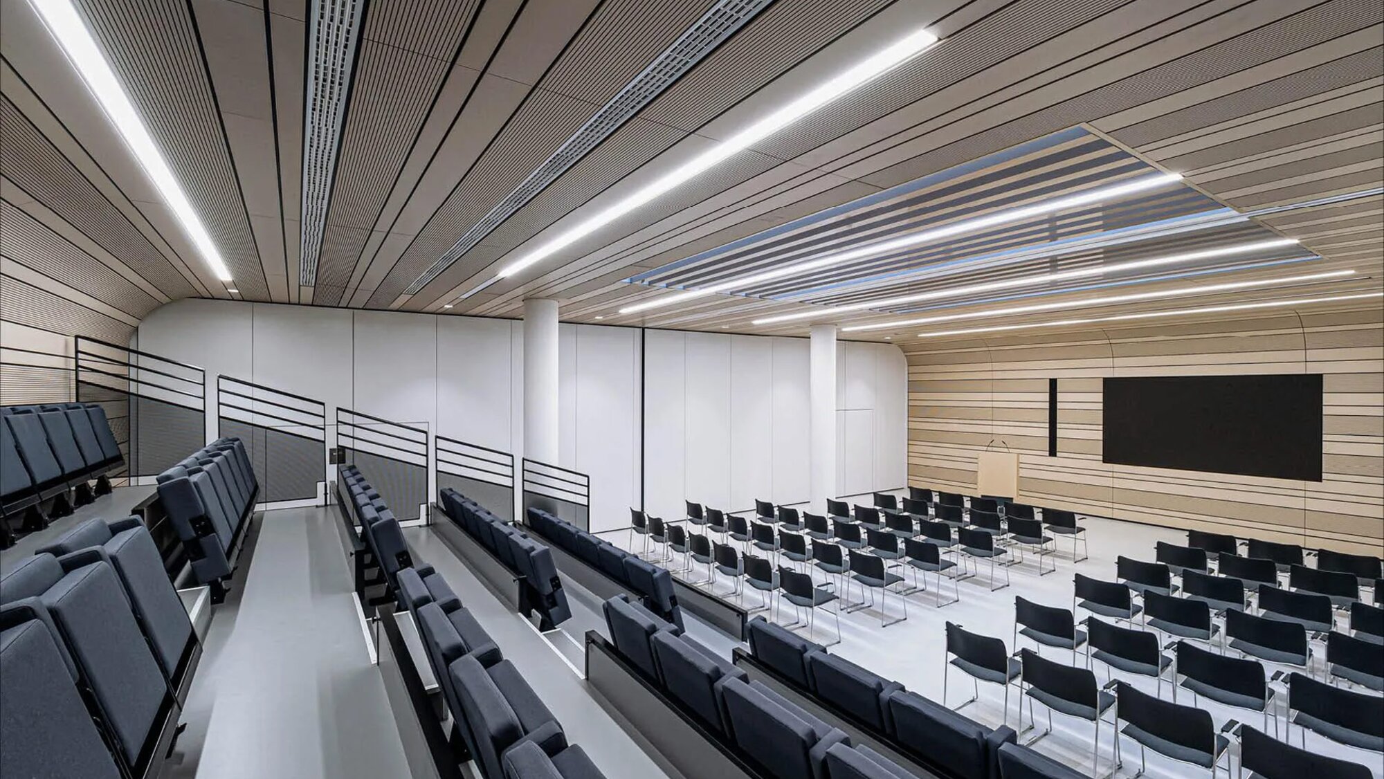 Lighting for the lecture hall and auditorium | XAL