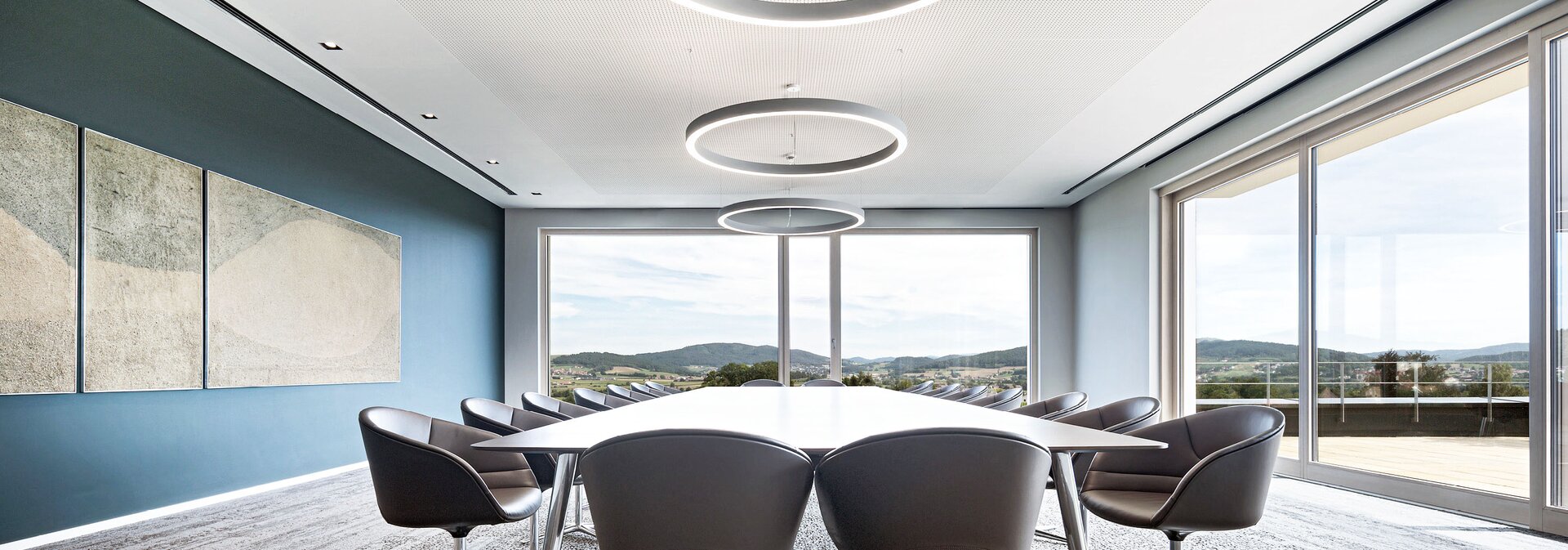 Lighting for conference and meeting rooms | XAL