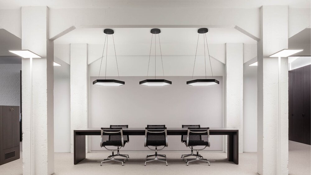 Lighting for conference and meeting rooms | XAL