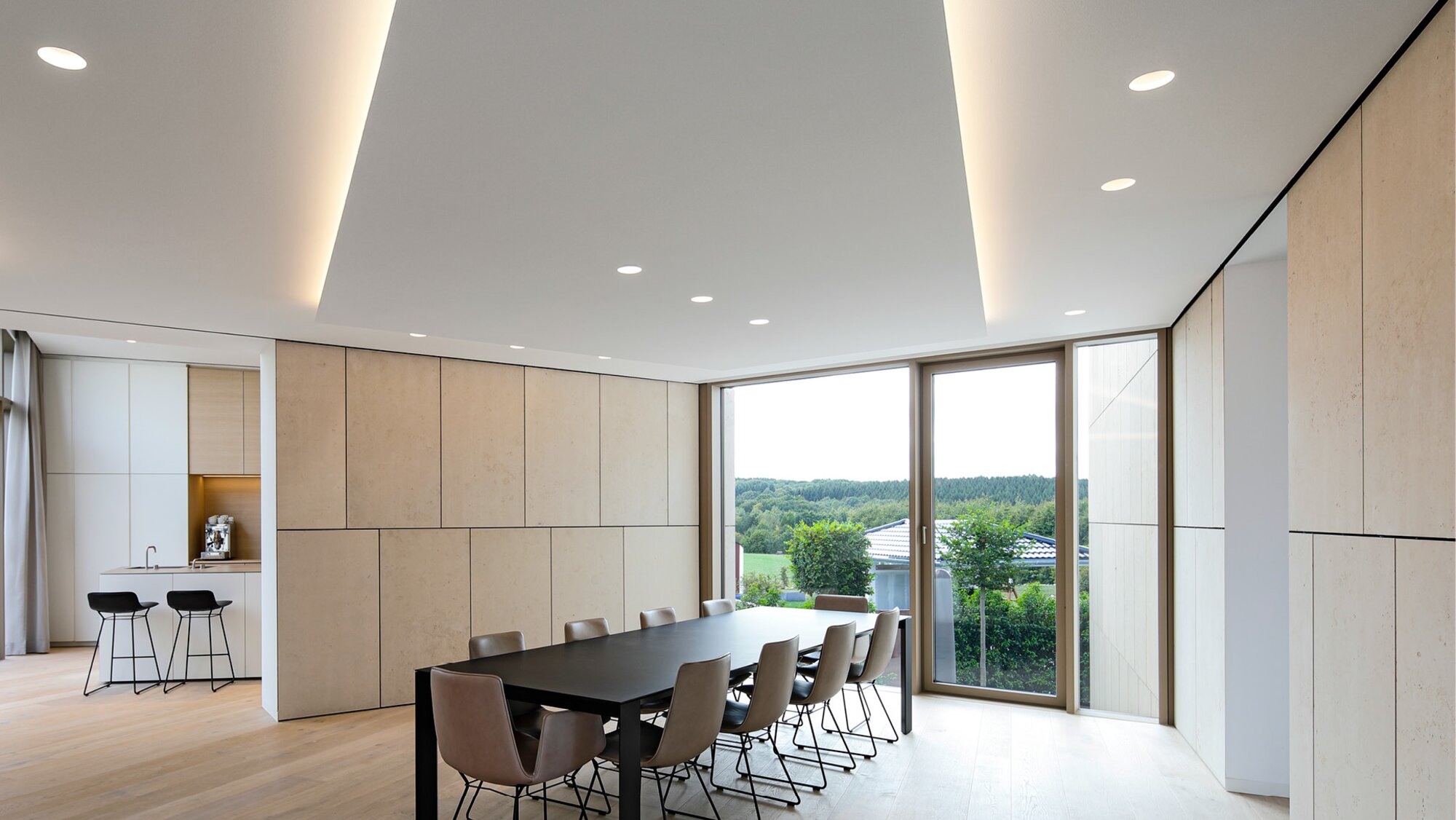 Lighting for dining tables and dining rooms | XAL