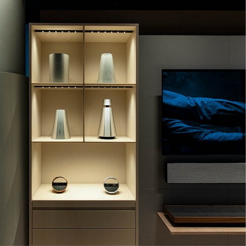 Making premium goods shine - showcase lighting | XAL