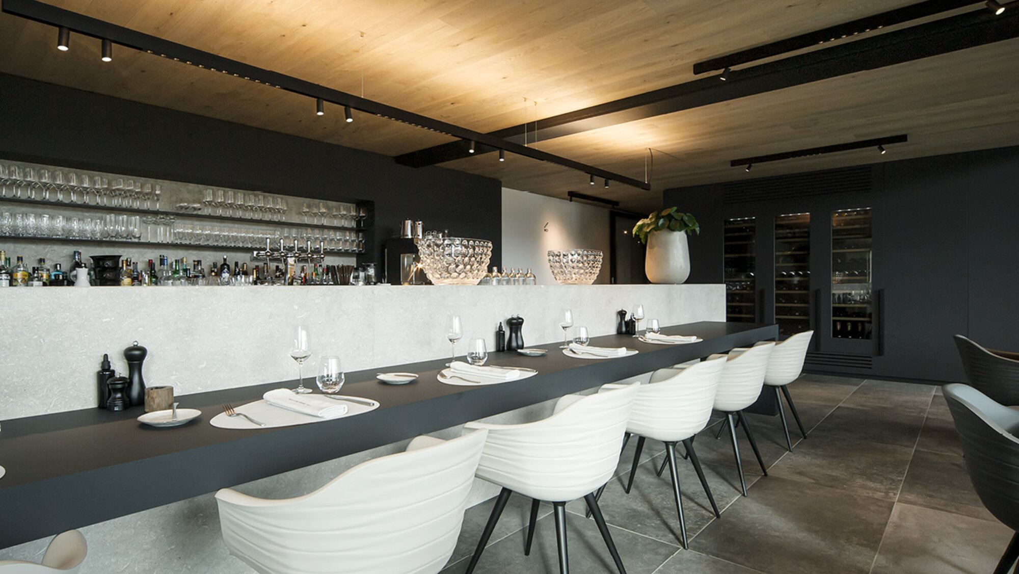 Restaurant Lighting | XAL