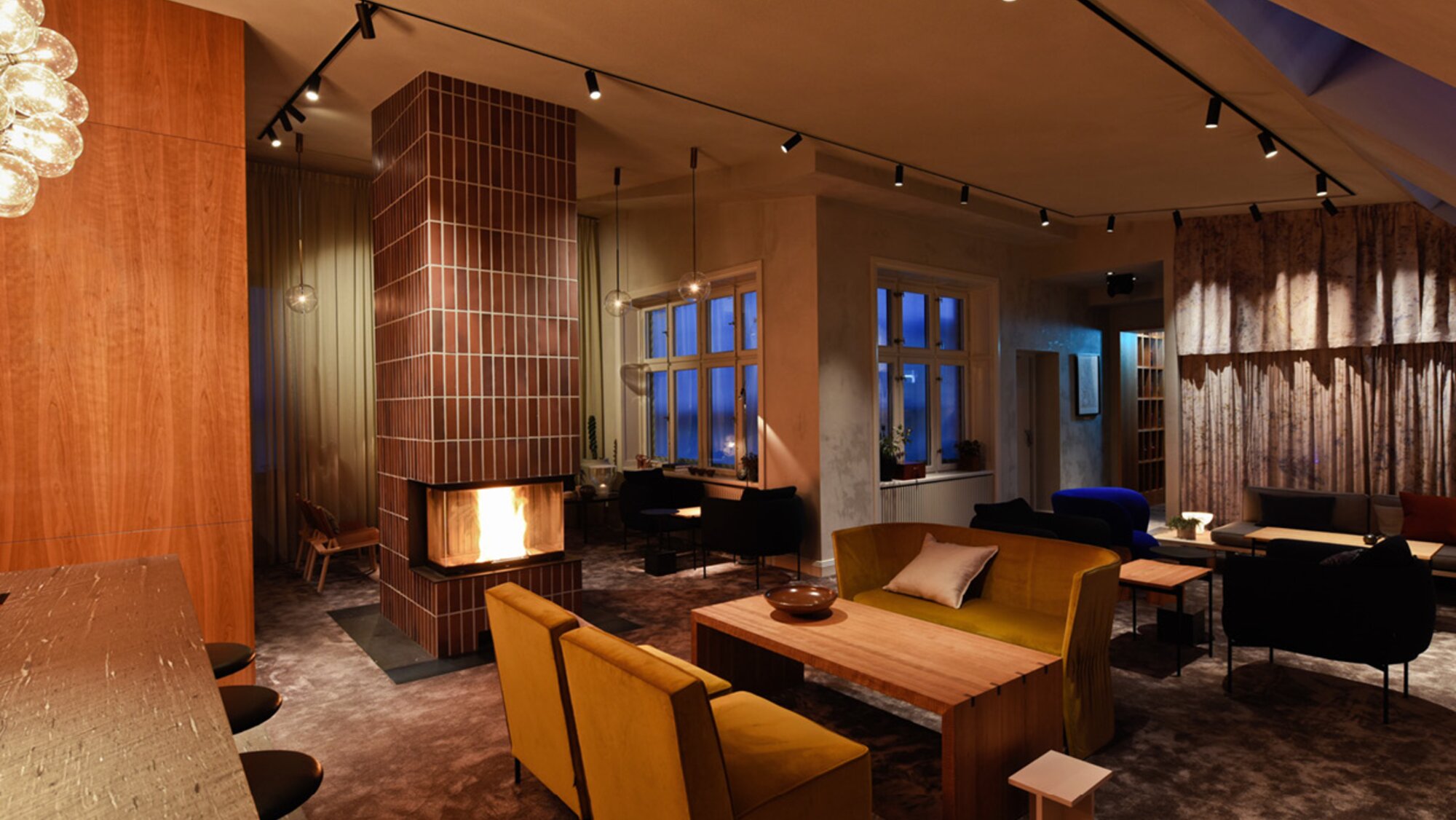 Restaurant Lighting | XAL