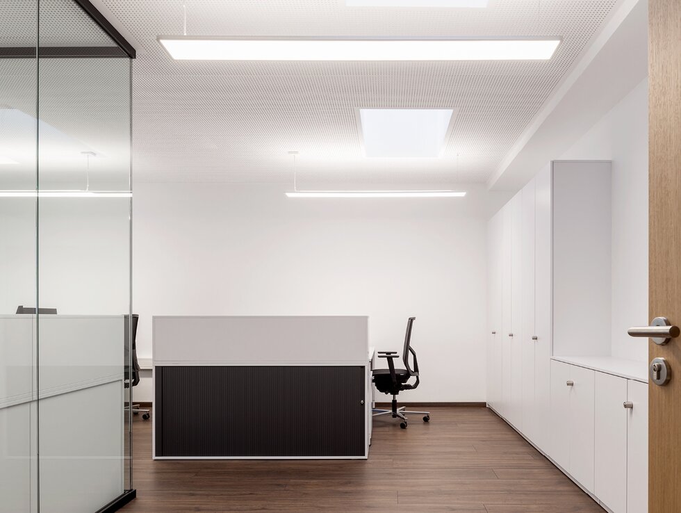 TASK, ultra-slim office lighting series - Luminaire | XAL