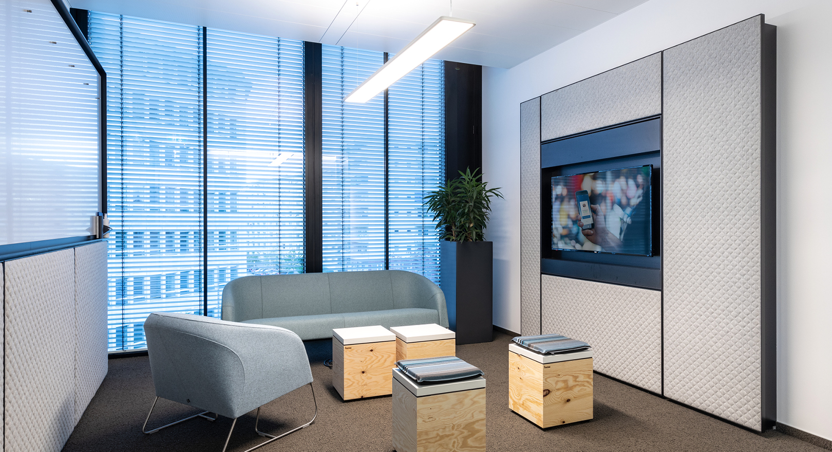 TASK die ultra-schlanke Büroleuchten Serie - Leuchte | XAL