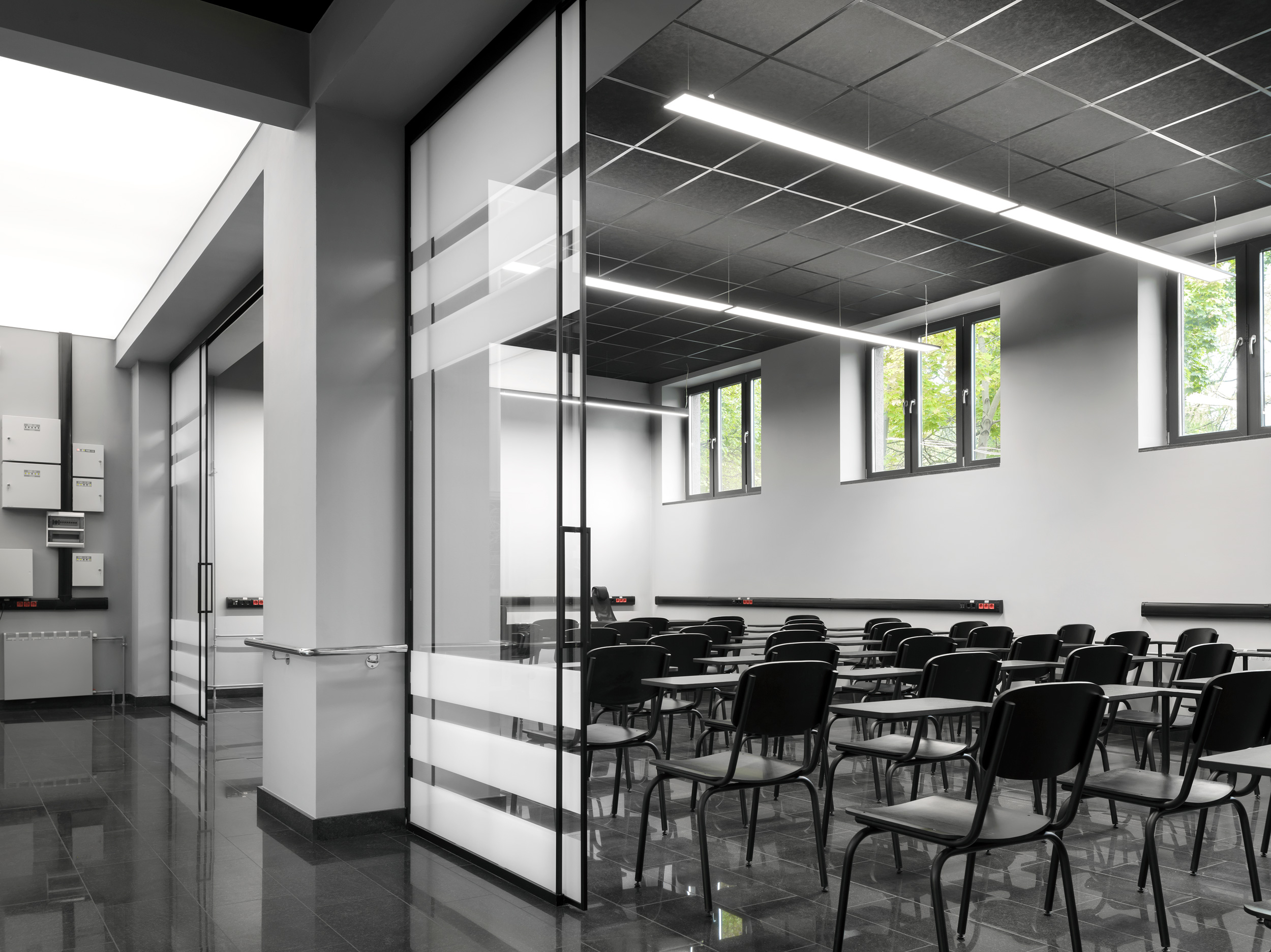 TASK, ultra-slim office lighting series - Luminaire | XAL